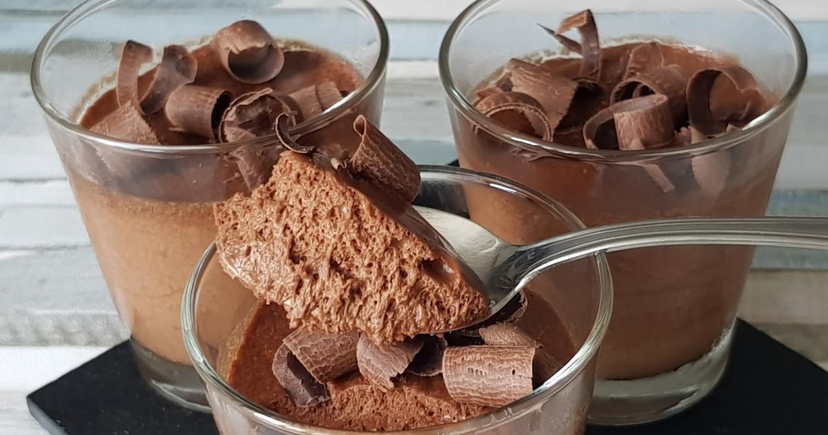 Mousse de chocolate clásica | Postres Fáciles y Ricos
