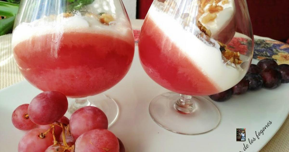 Gelatina de Uvas con Crema de Yogur Griego y Nueces | Postres Fáciles y ...